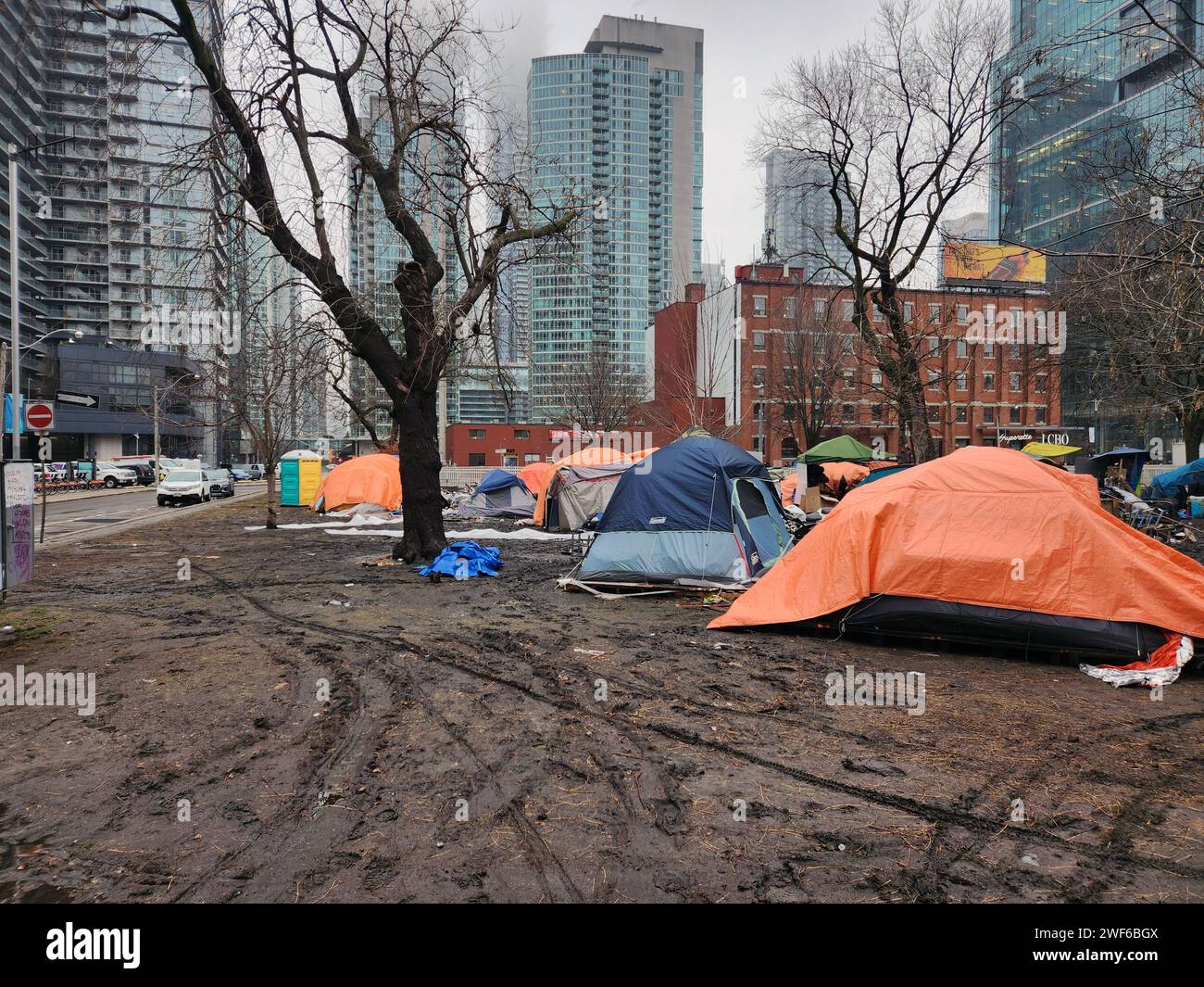 Homeless encampment toronto hi-res stock photography and images - Alamy