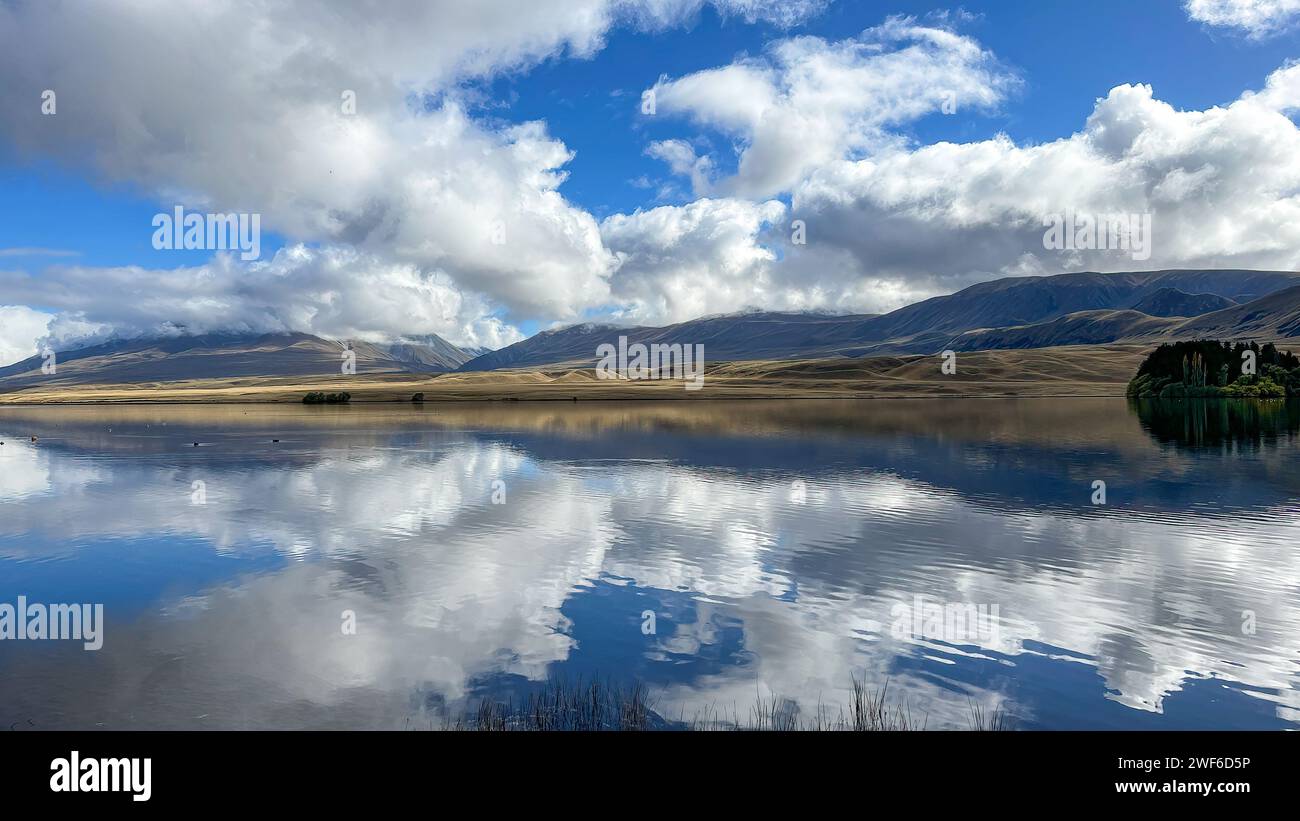 Lake Clearwater cloud reflections.Ashburton lakes NZ Stock Photo - Alamy