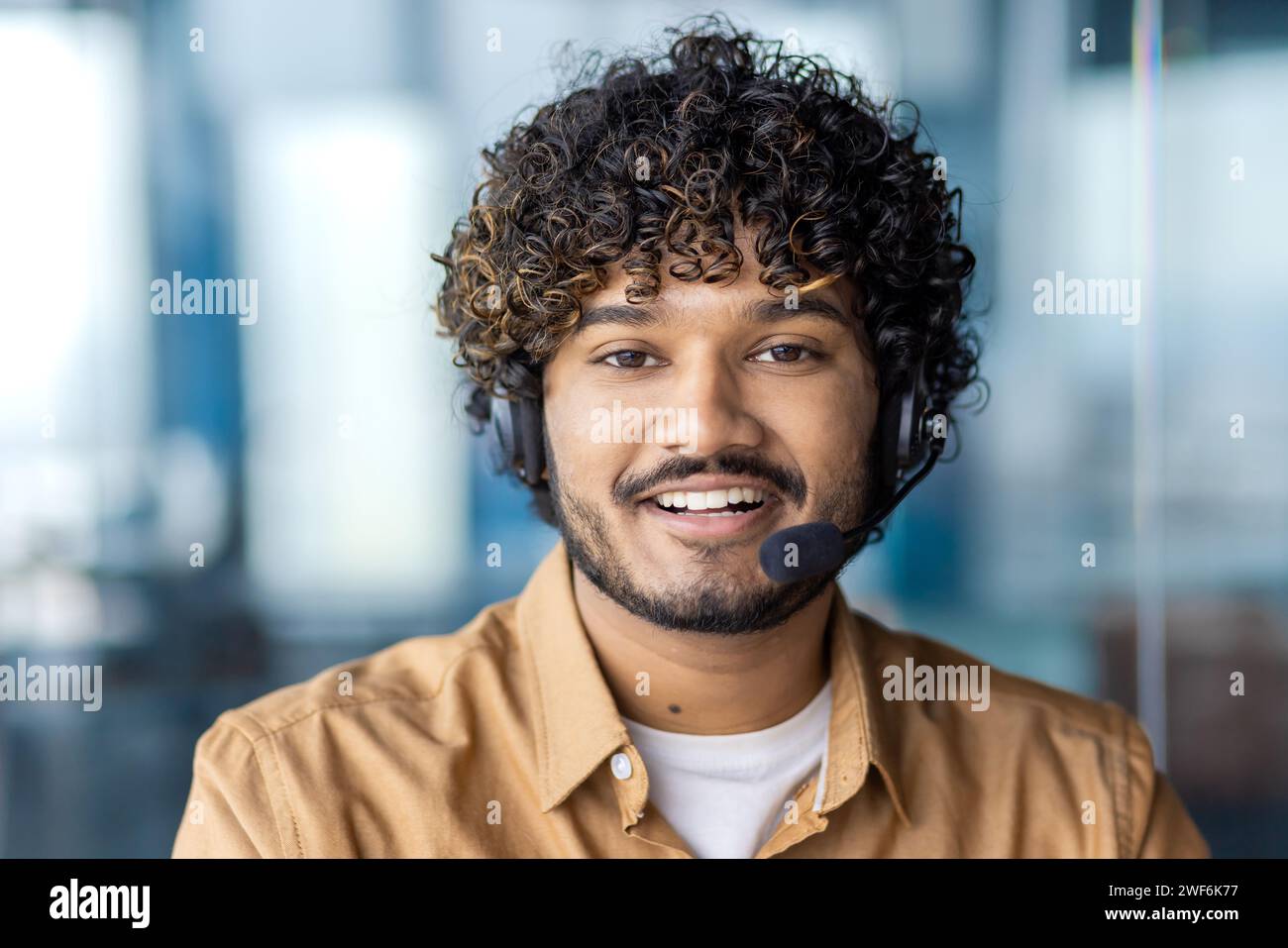 Indian guy hi-res stock photography and images - Alamy