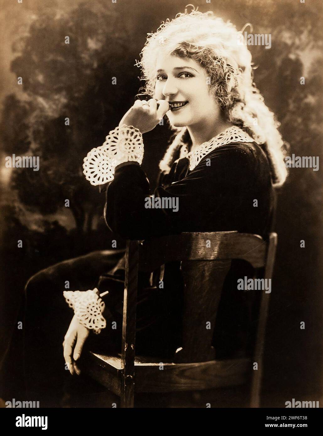 Portrait of Mary Pickford by Campbell Studios (1910s Stock Photo - Alamy