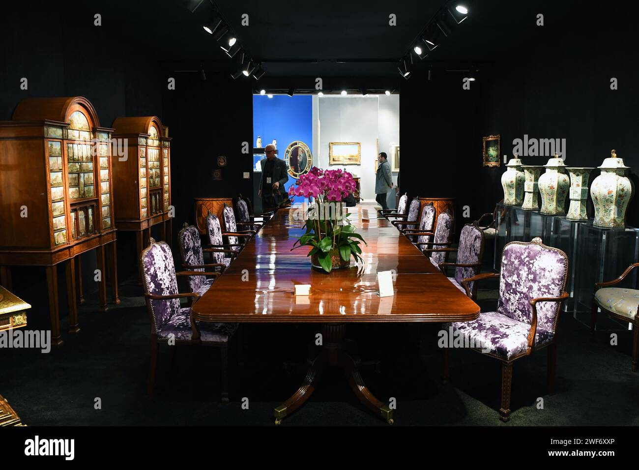 New York, USA. 28th Jan, 2024. People walk past Hyde Park Antiques ...