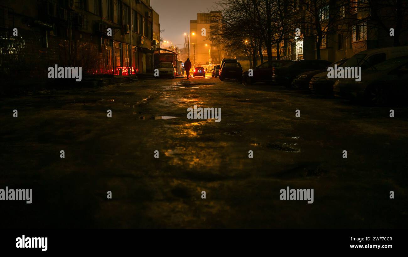 Dark street scene crime hi-res stock photography and images - Alamy