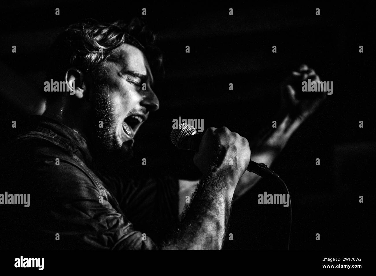 Nick Mallins, lead vocalist of Mutineers playing live at Kraak Gallery ...