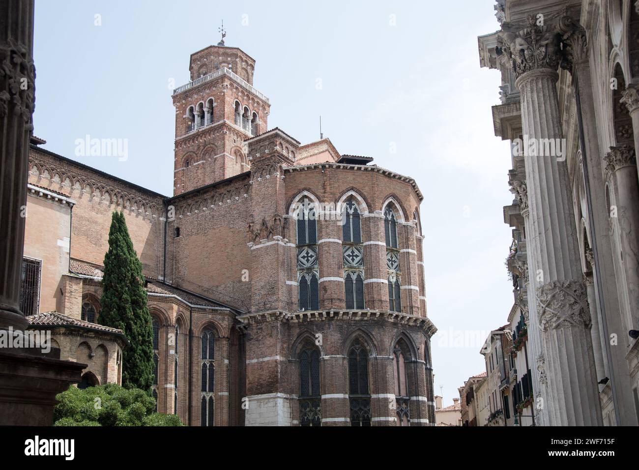 Gothic Basilica di Santa Maria Gloriosa dei Frari (Frari basilica) in ...