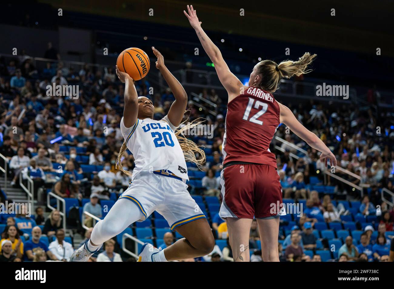 UCLA Bruins guard Charisma Osborne (20) shoots over Washington State ...