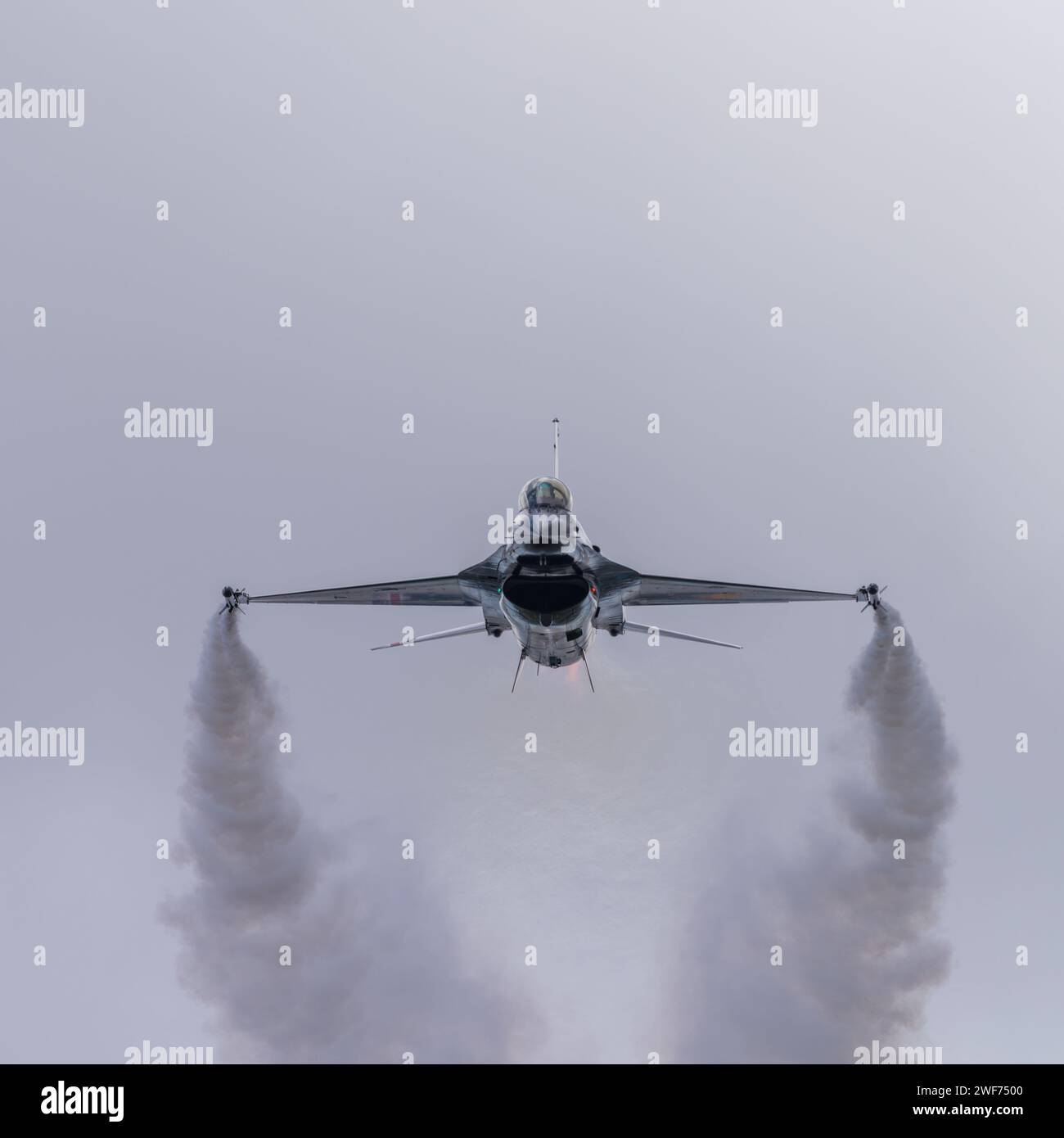 Headon of Belgian F16-AM display RAF Fairford 2023 Stock Photo - Alamy