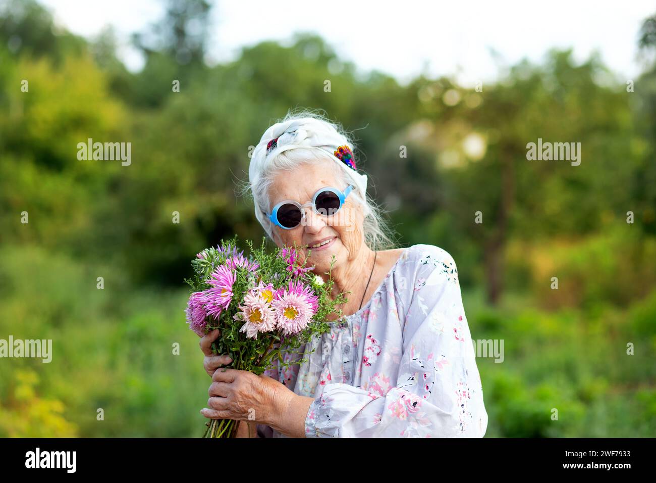 Hippie grandma hi-res stock photography and images - Alamy