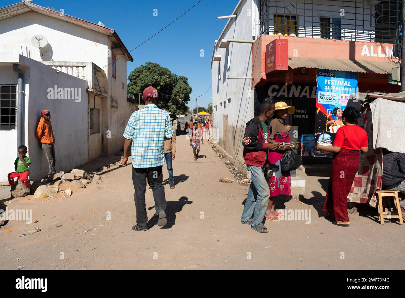 Ilakaka town and RN7, south of Madagascar Stock Photo - Alamy