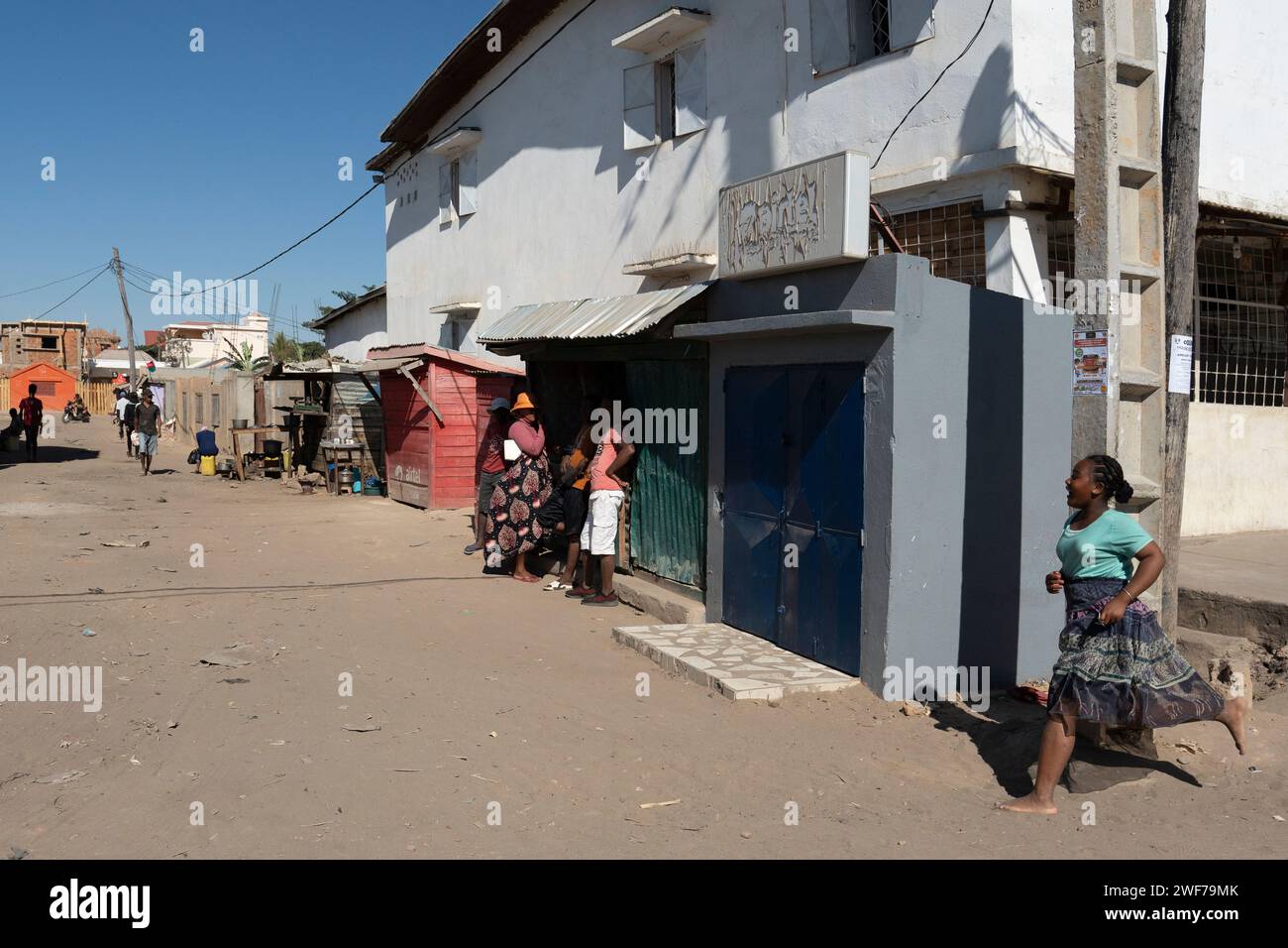 Ilakaka town and RN7, south of Madagascar Stock Photo - Alamy