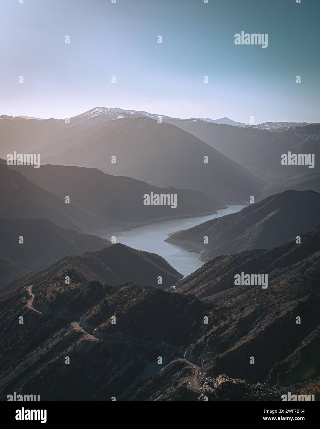 View rolling hills meandering hi-res stock photography and images - Alamy