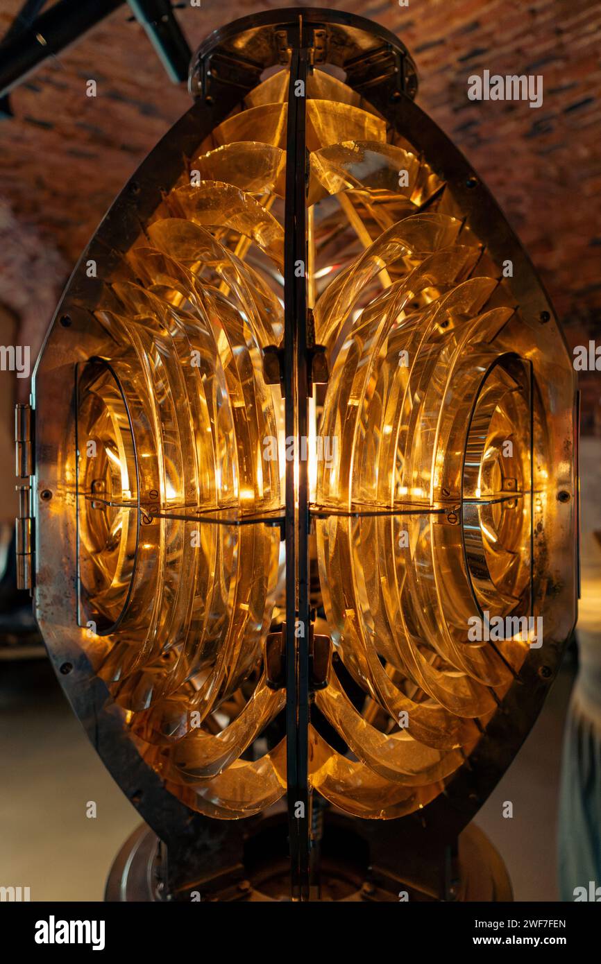 Lighthouse glass hi-res stock photography and images - Alamy
