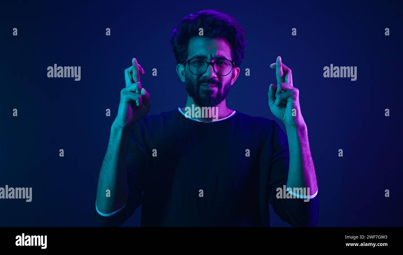 Indian man beg hi-res stock photography and images - Alamy