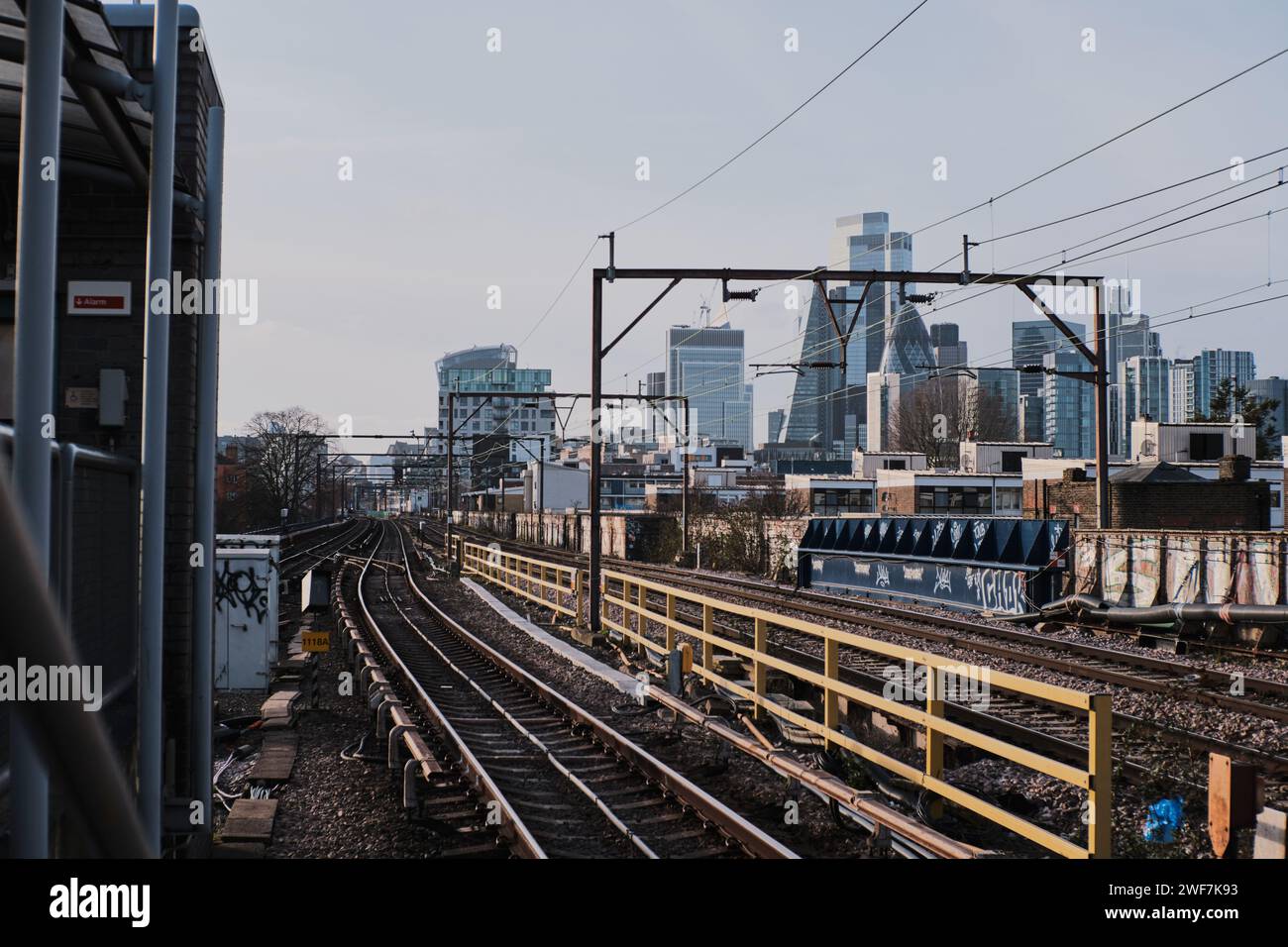 Train track viaduct hi-res stock photography and images - Alamy