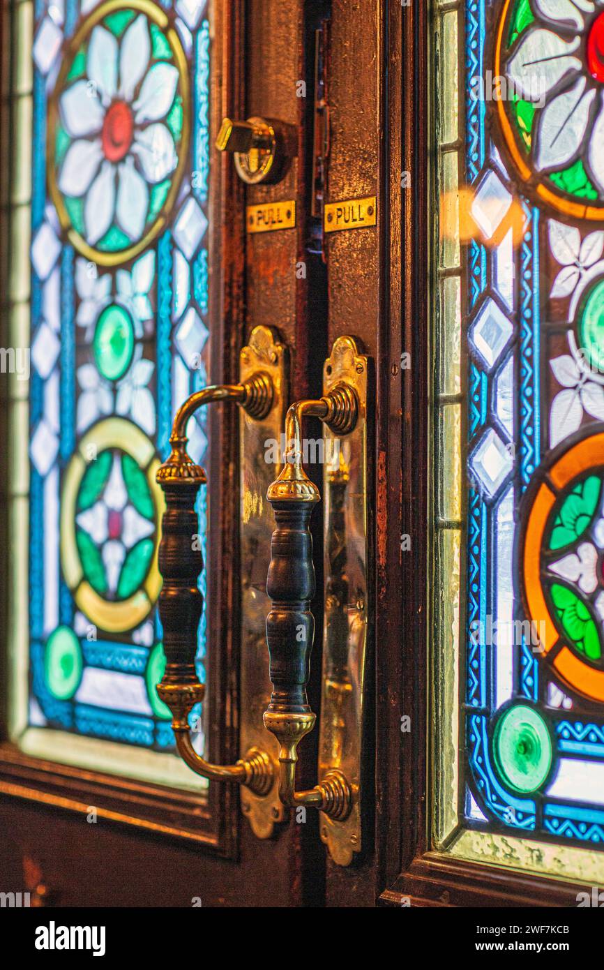 The Champion pub on corner of Eastcastle Street and Wells Street ...