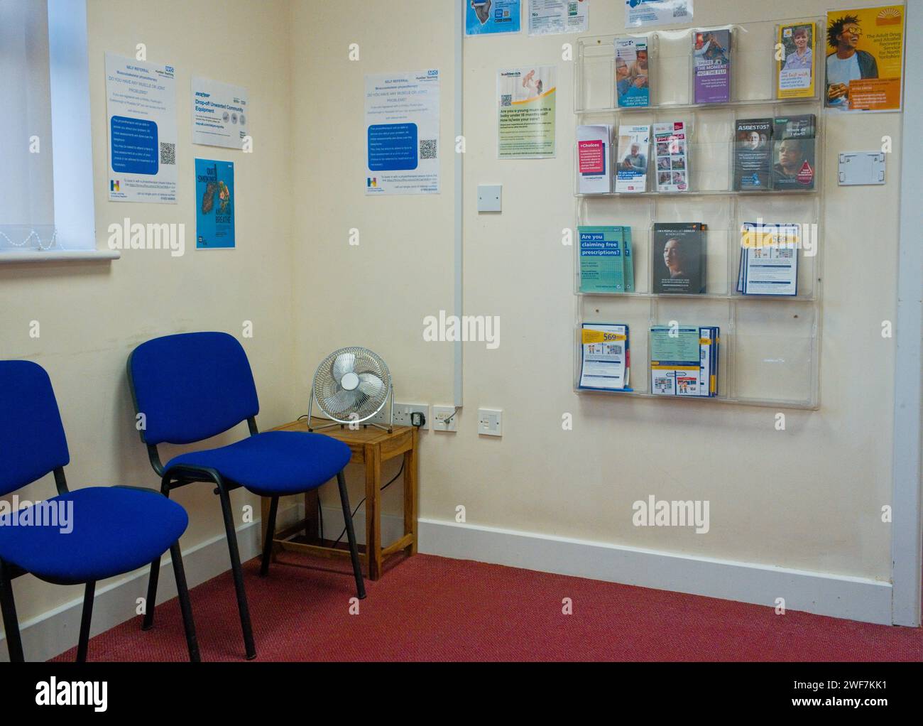 Doctor waiting room leaflets hi-res stock photography and images - Alamy