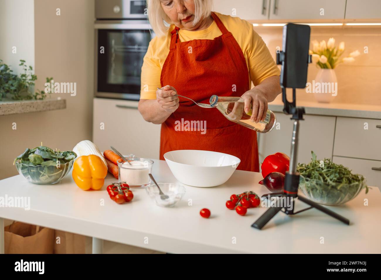 Introduce blogger hi-res stock photography and images - Alamy