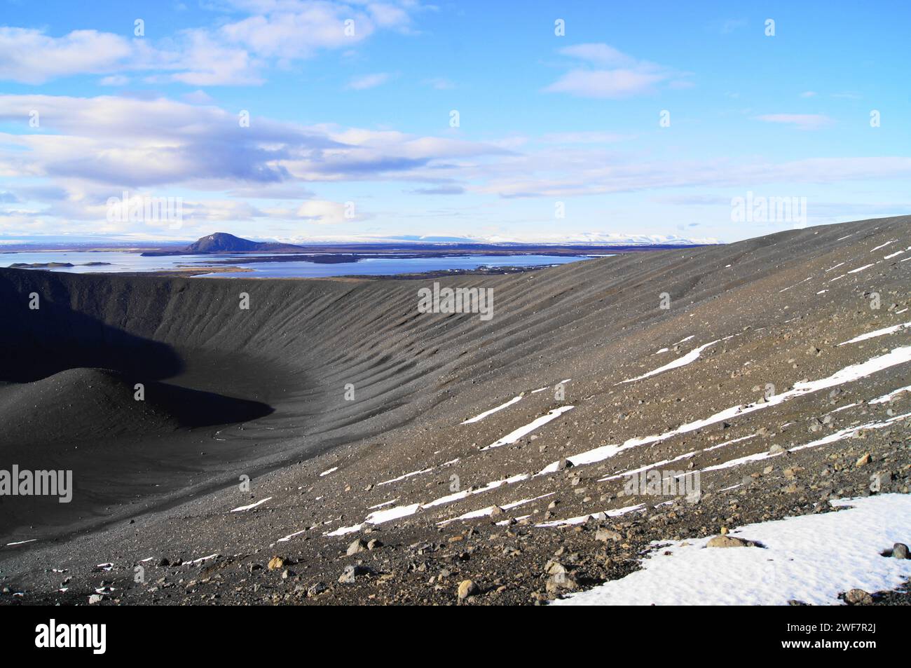 Hverfjall Volcanic Crater - 140m deep and 1km diameter, Lake Myvatn ...