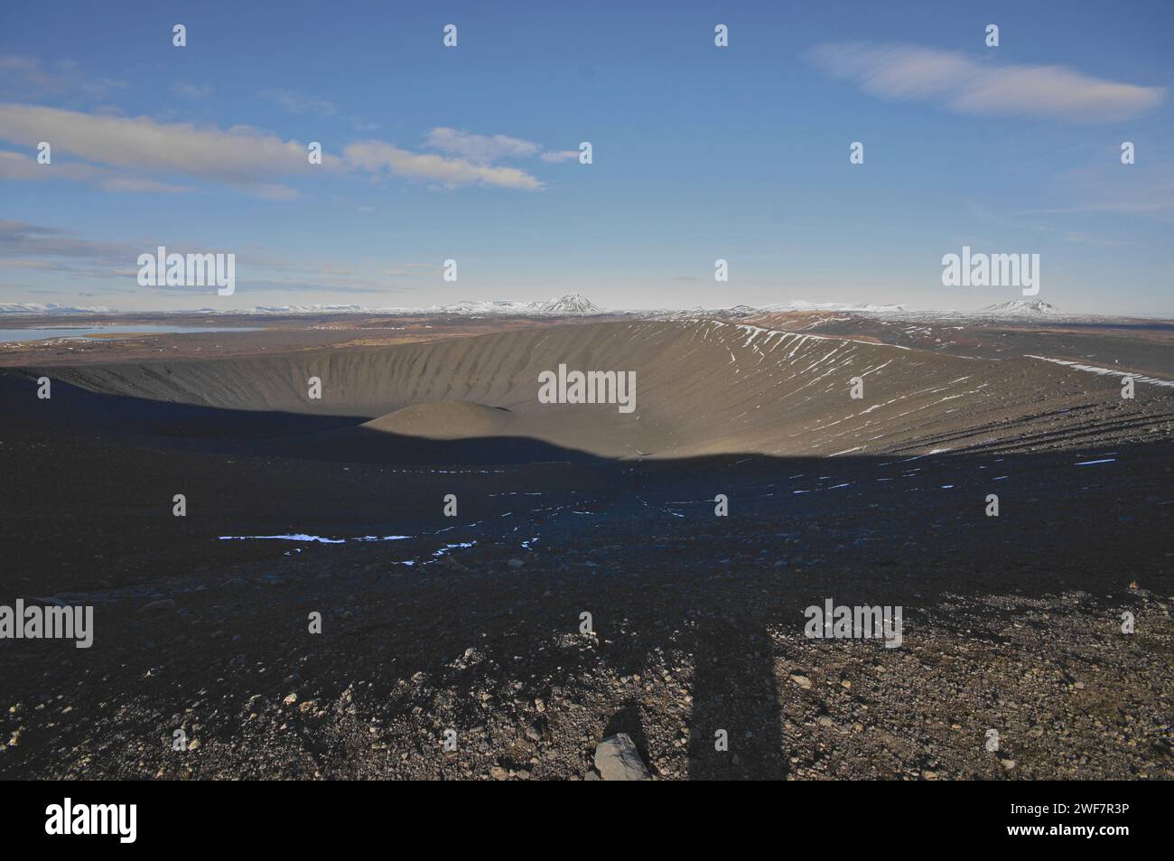 Hverfjall Volcanic Crater - 140m deep and 1km diameter, Lake Myvatn ...