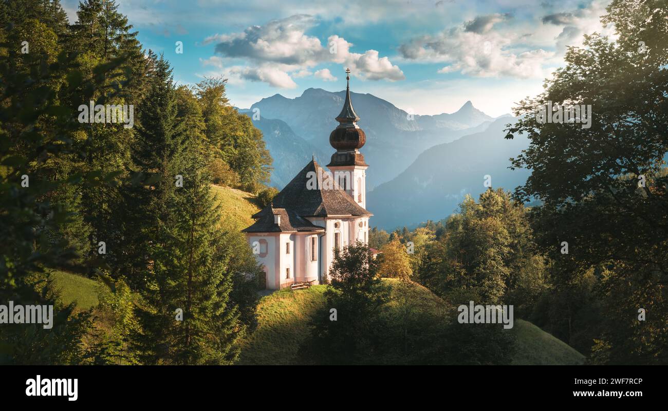 Idyllic little church in the heart of nature, scenic German Alps ...