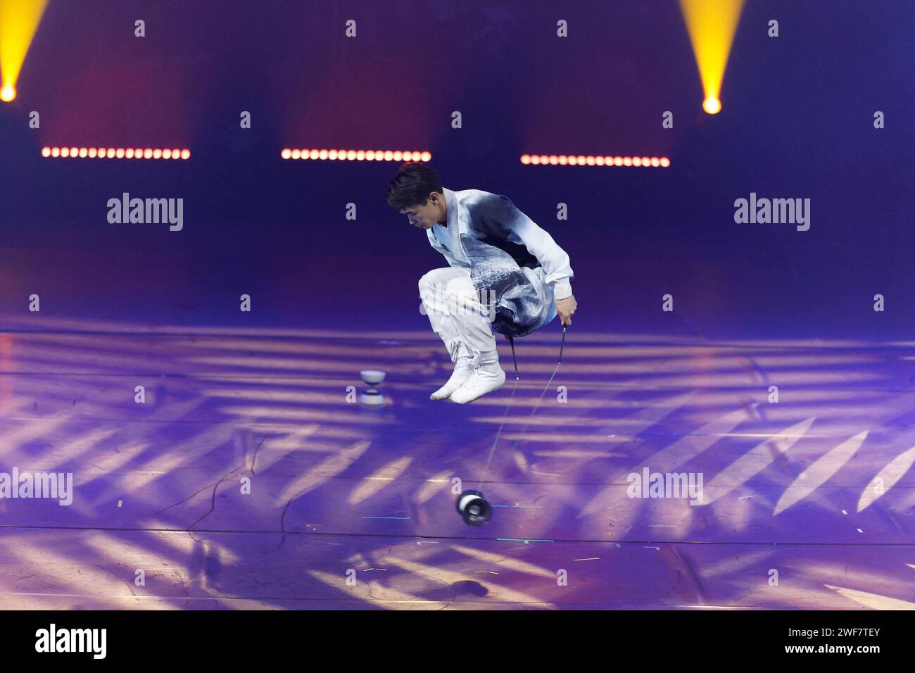 Troupe du Chemin de Fer, Xiangiu Yan, diabolo, China, competing during ...