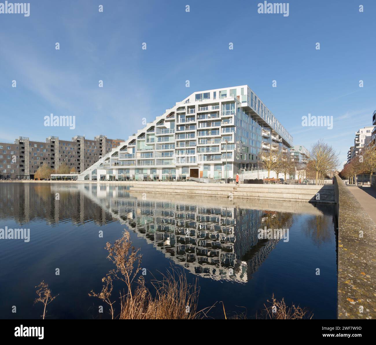 Big house structure hi-res stock photography and images - Alamy