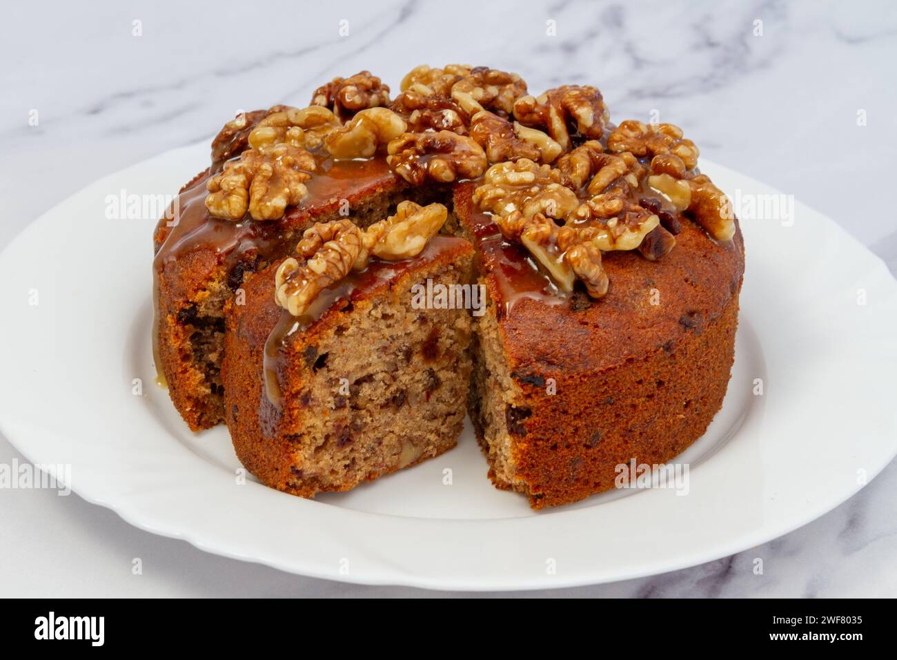 Inside cake hi-res stock photography and images - Alamy