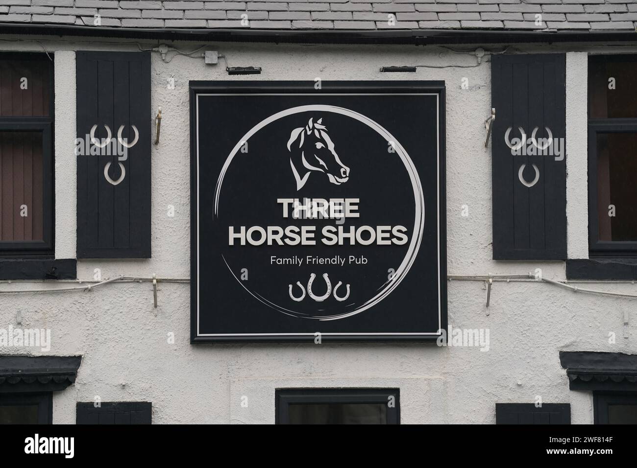 Oulton three horse shoes hi-res stock photography and images - Alamy