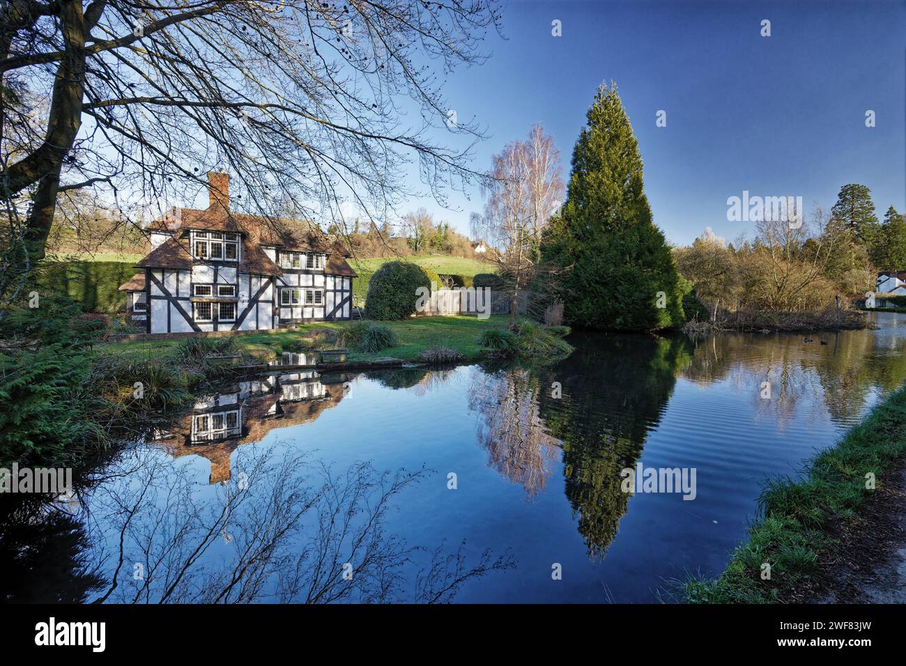 Maidstone kent england river view hi-res stock photography and images ...