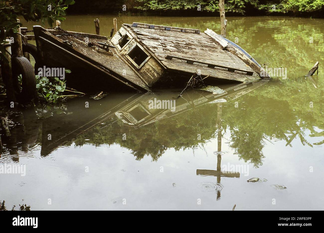 An old fishing boat rots in the river behind Cojimar. Ernest Hemingway ...