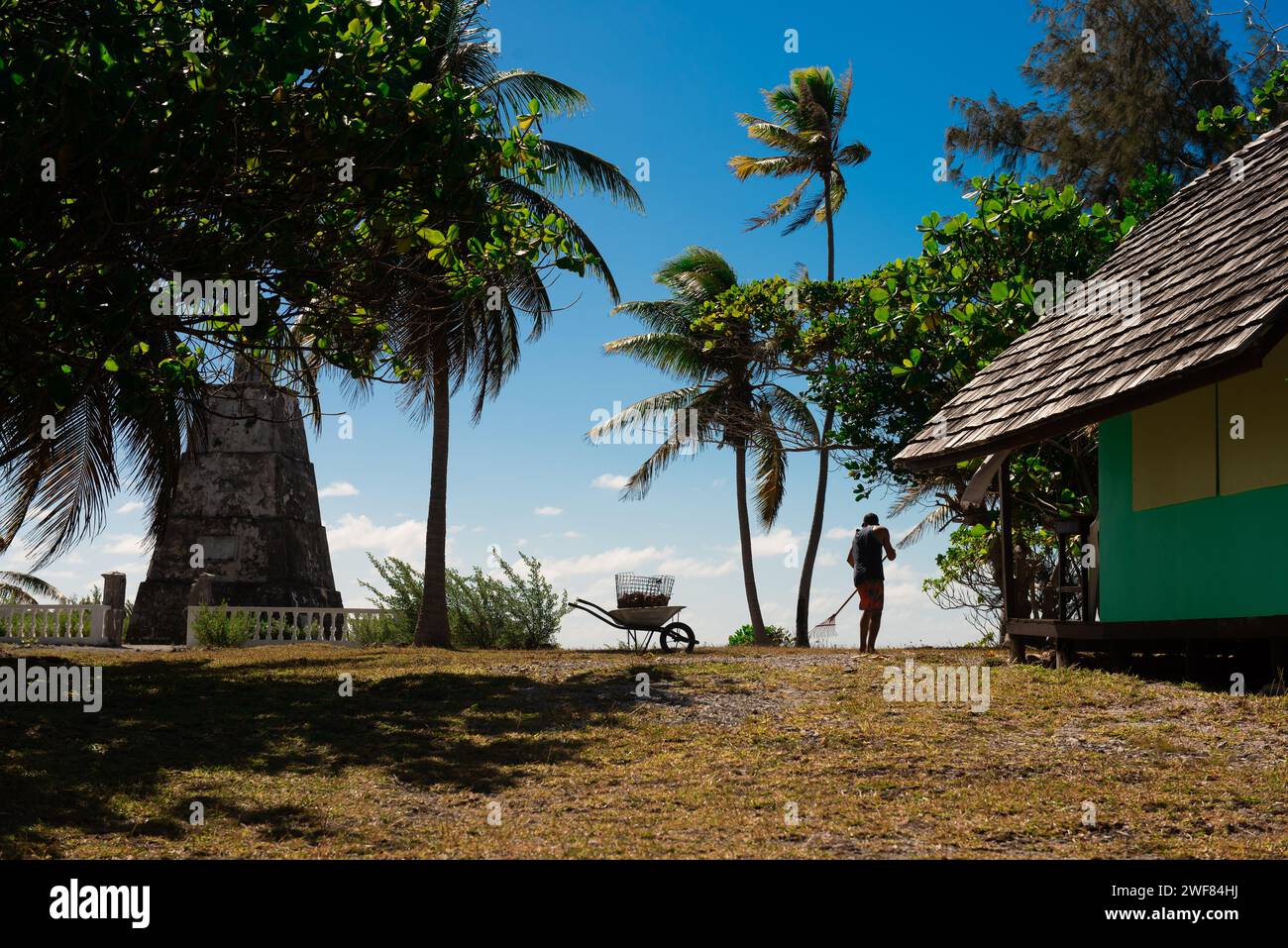 Relais Marama pension and resort Fakarava, French Polynesia. Gardener ...