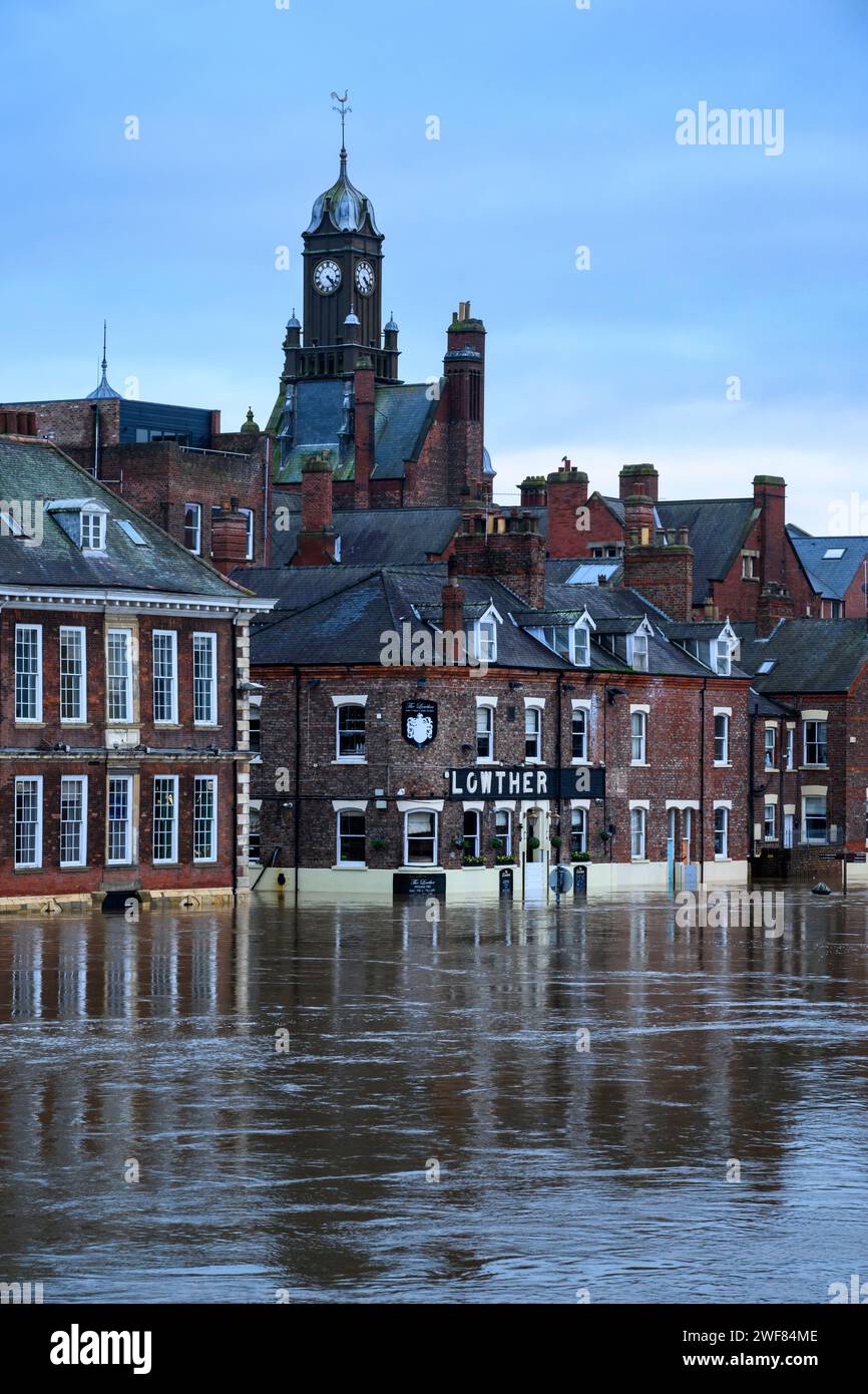 River Ouse burst its banks after heavy rain (riverside submerged under ...