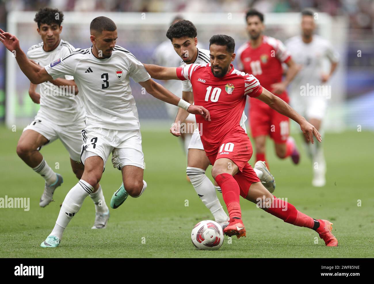 (240129) -- DOHA, Jan. 29, 2024 (Xinhua) -- Jordan's Mousa Al Tamari ...