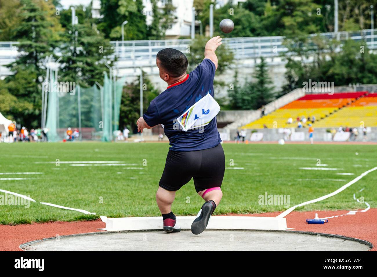 Short in stature hi-res stock photography and images - Alamy