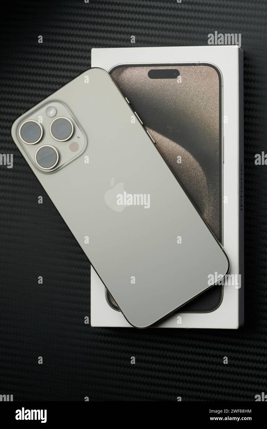 Iphone 15 pro max hi-res stock photography and images - Alamy