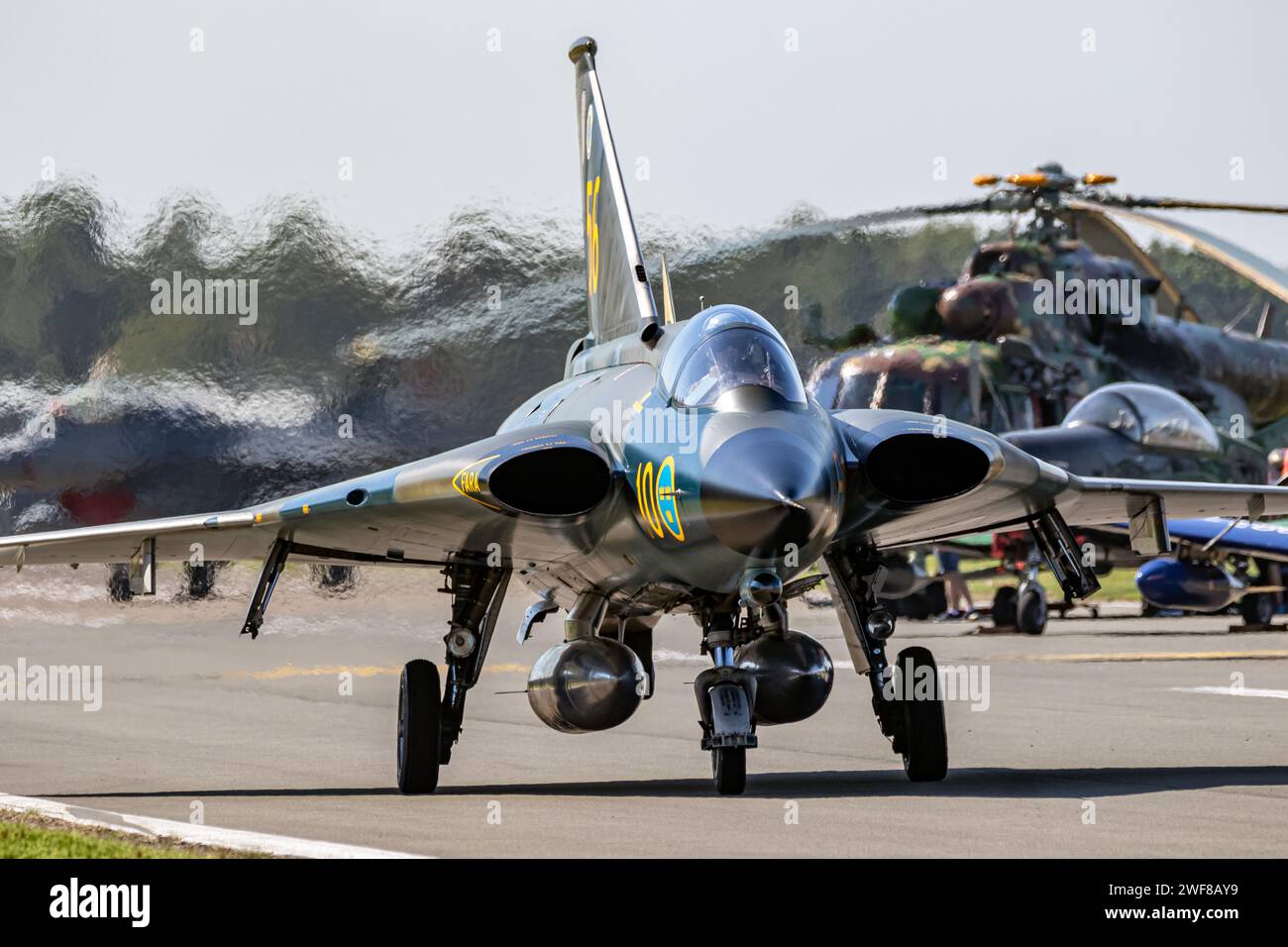 Former Swedish Air Force Saab 35 Draken fighter jet taxiing on Kleine ...