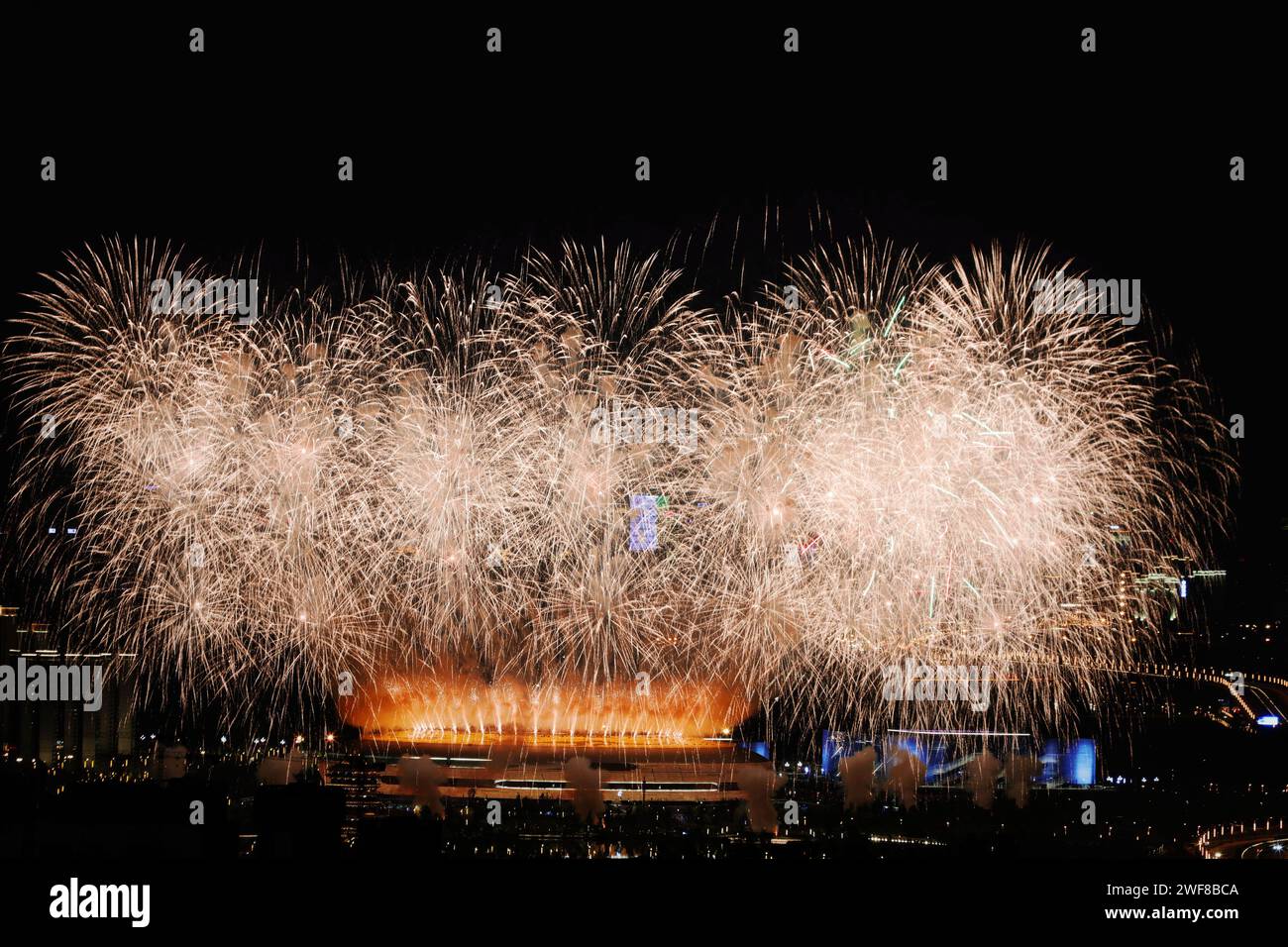 Opening ceremony pyrotechnics show hi-res stock photography and images ...