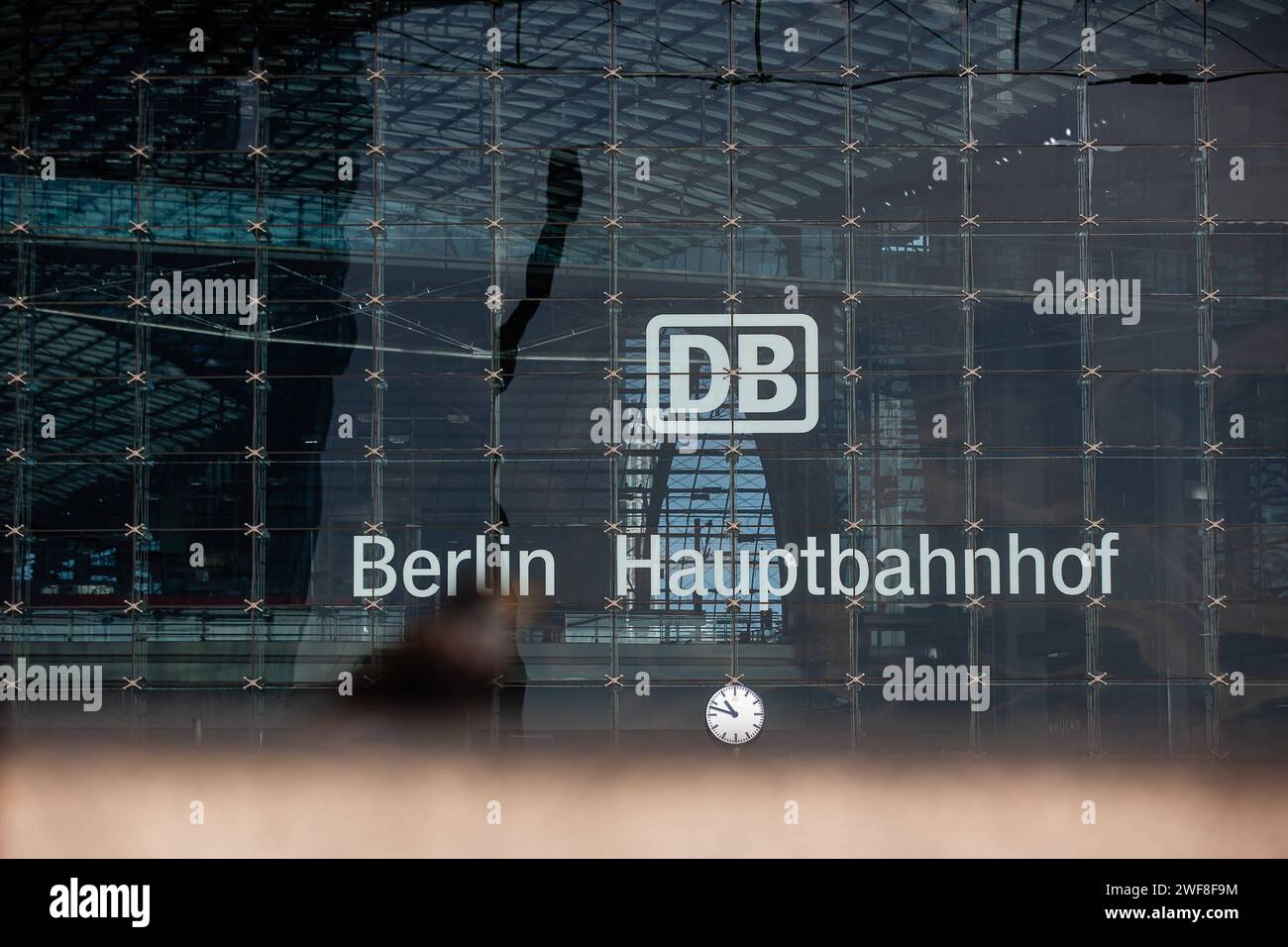 Vorzeitiges Ende des Streik der GDL. Die Zuege am Hauptbahnhof fahren am 29. Januar 2024 wieder ...