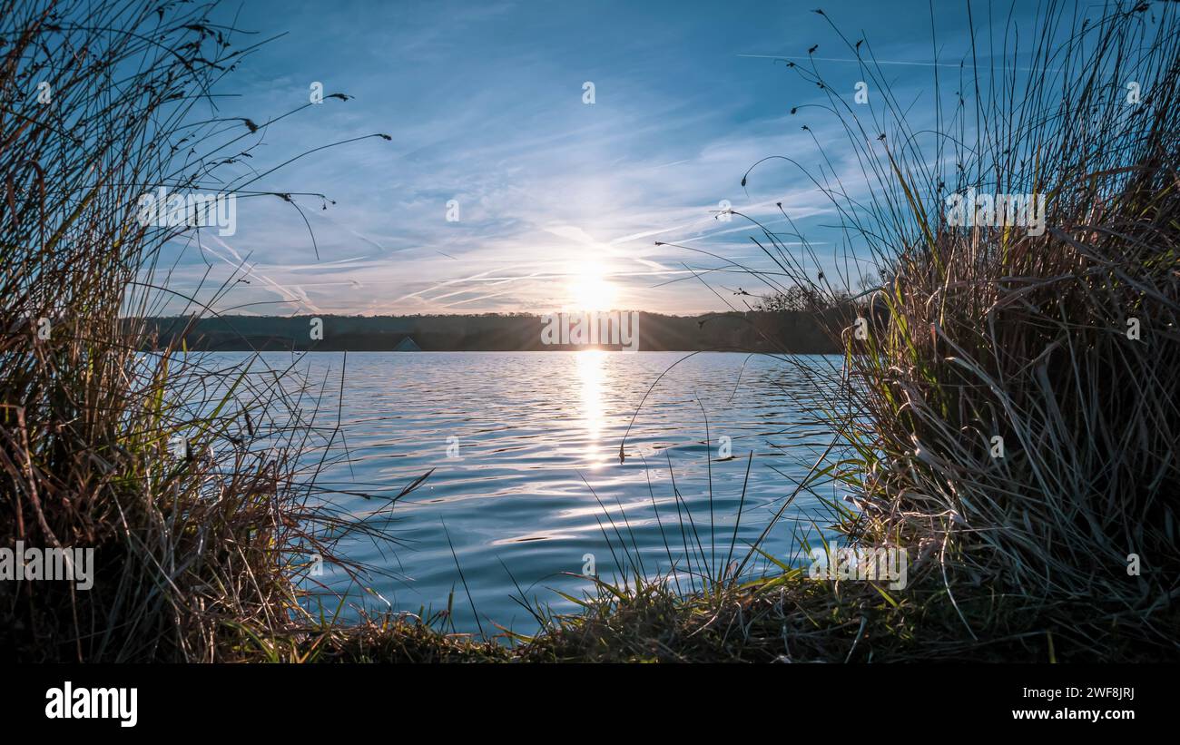 Sunlight shining through water hi-res stock photography and images - Alamy