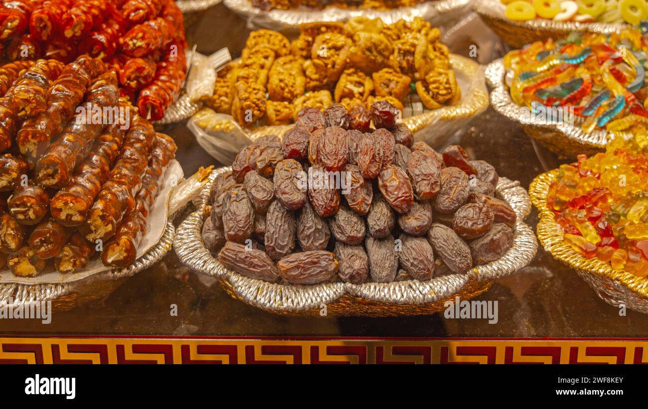 Extra large brown hi-res stock photography and images - Alamy