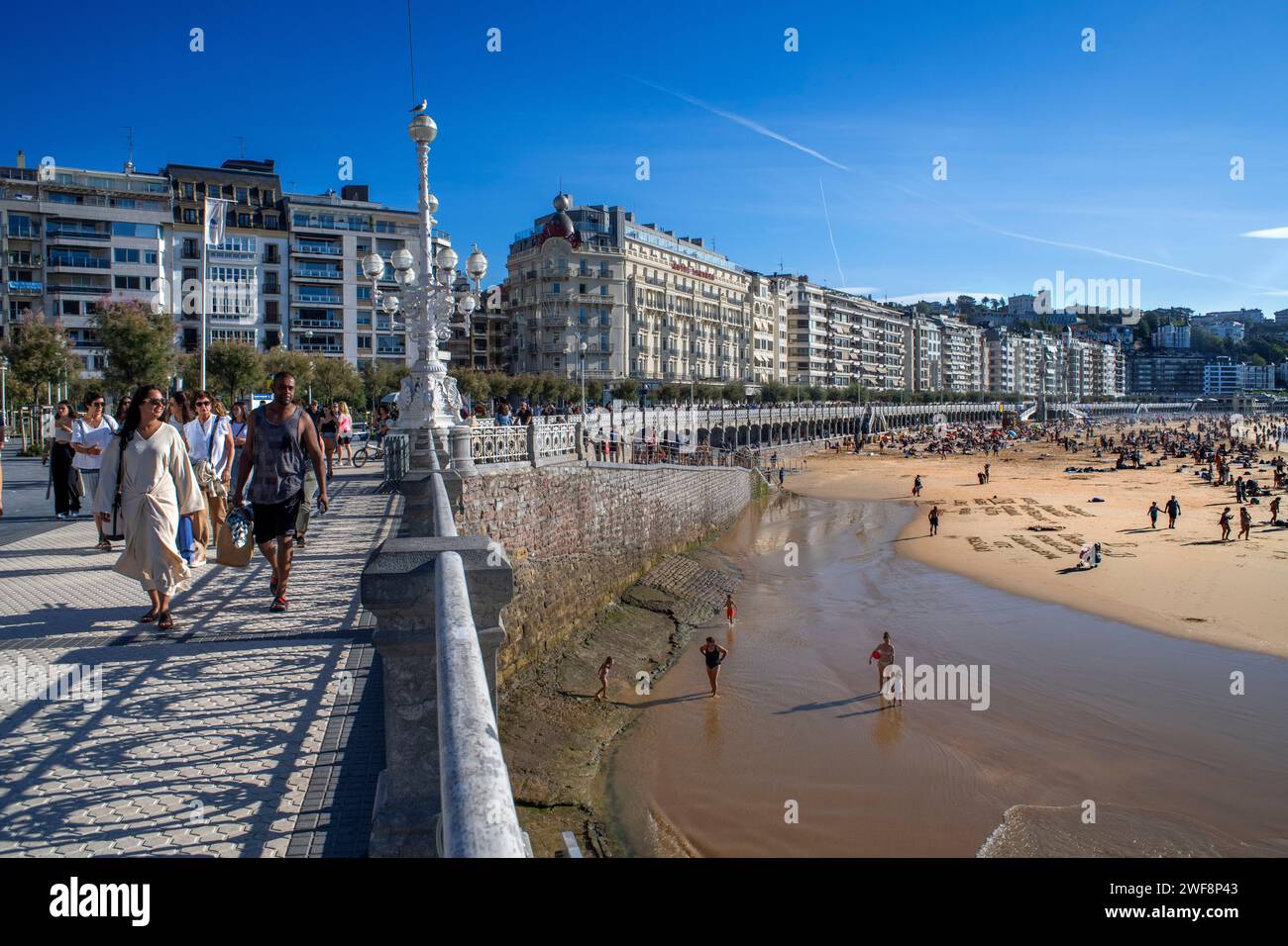 Seaside promenade, Playa de la Concha, Bahia de la Concha, San Sebastian, Donostia, Camino de la ...