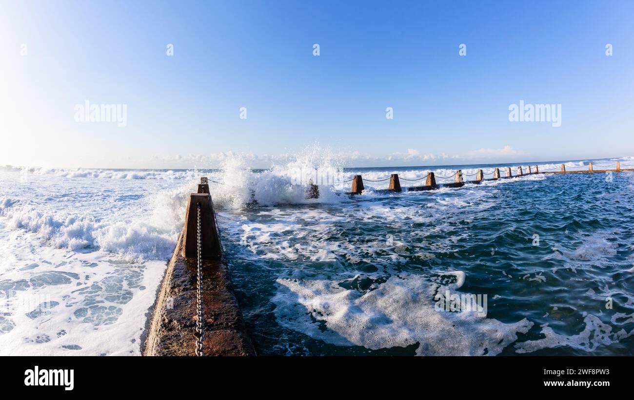 Tidal pool wall hi-res stock photography and images - Alamy