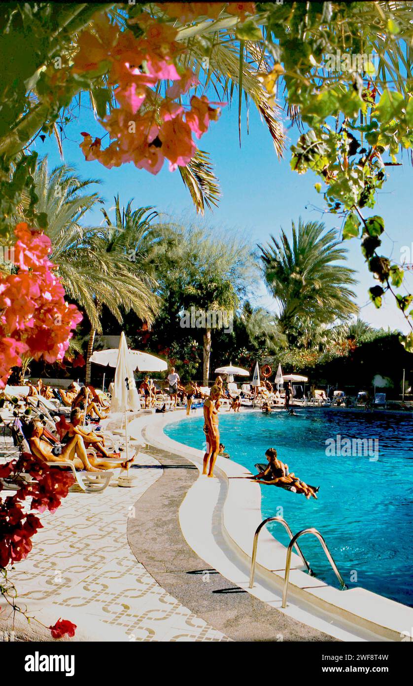 Rust680 Am Pool des Hotels Stella Canaris auf Fuerteventura-Sued 2003 ...