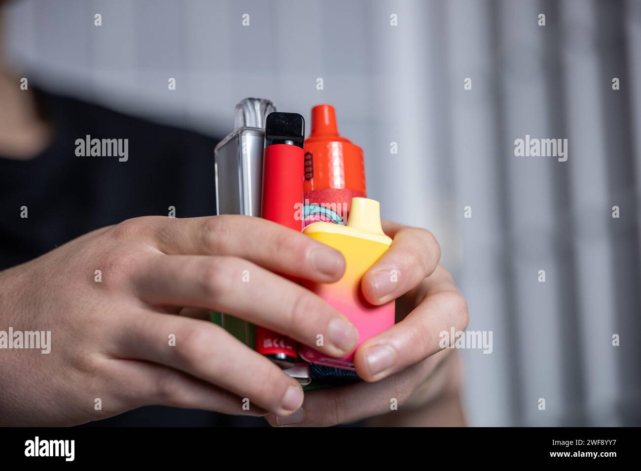 UK to ban disposable vapes (e-cigarettes) to protect children's health ...