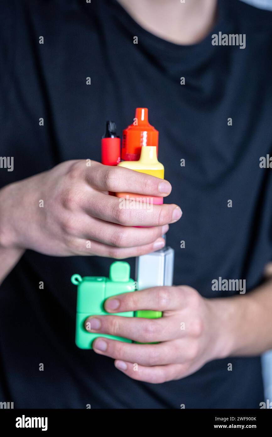 UK to ban disposable vapes (e-cigarettes) to protect children's health ...