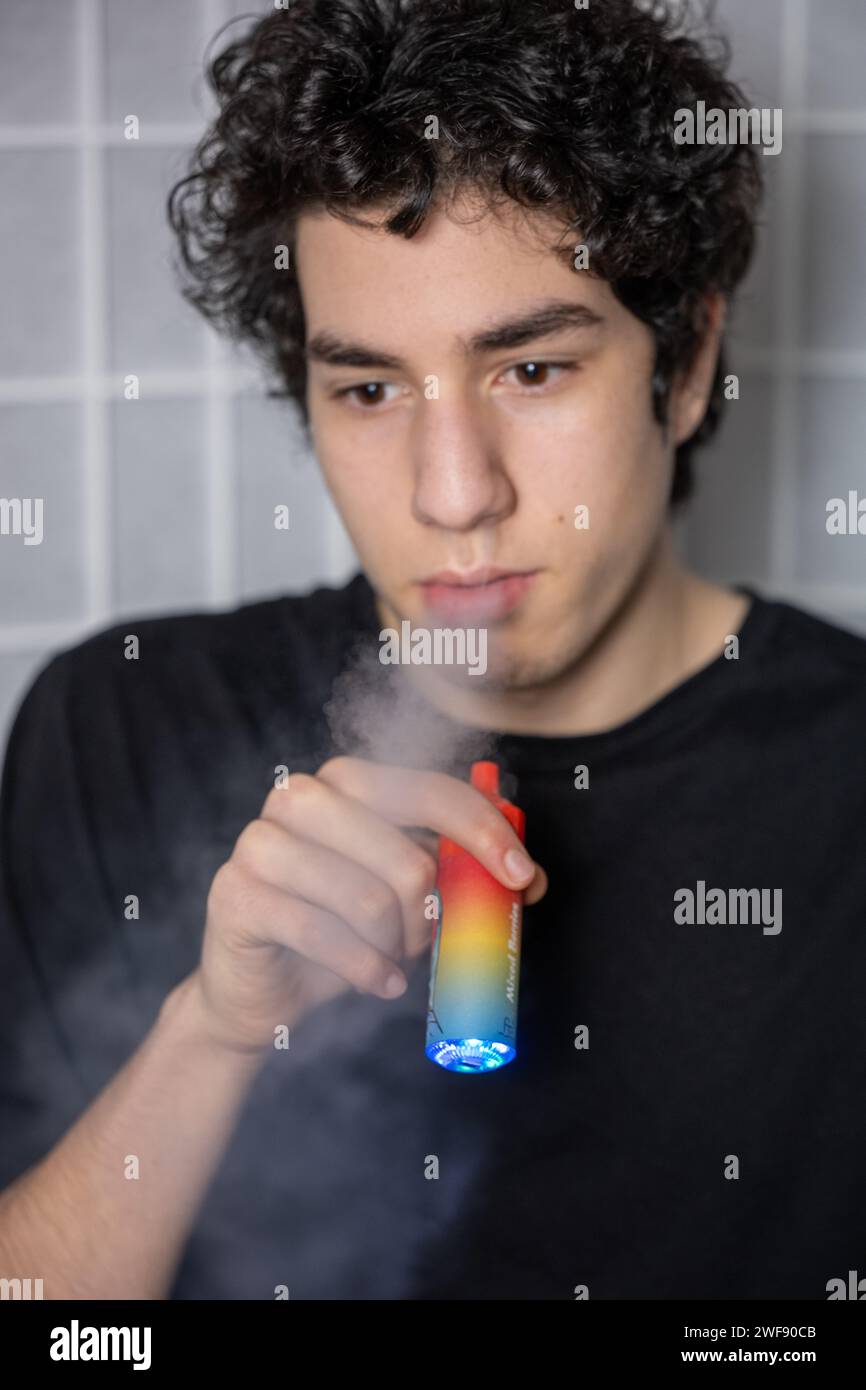 UK to ban disposable vapes (e-cigarettes) to protect children's health ...