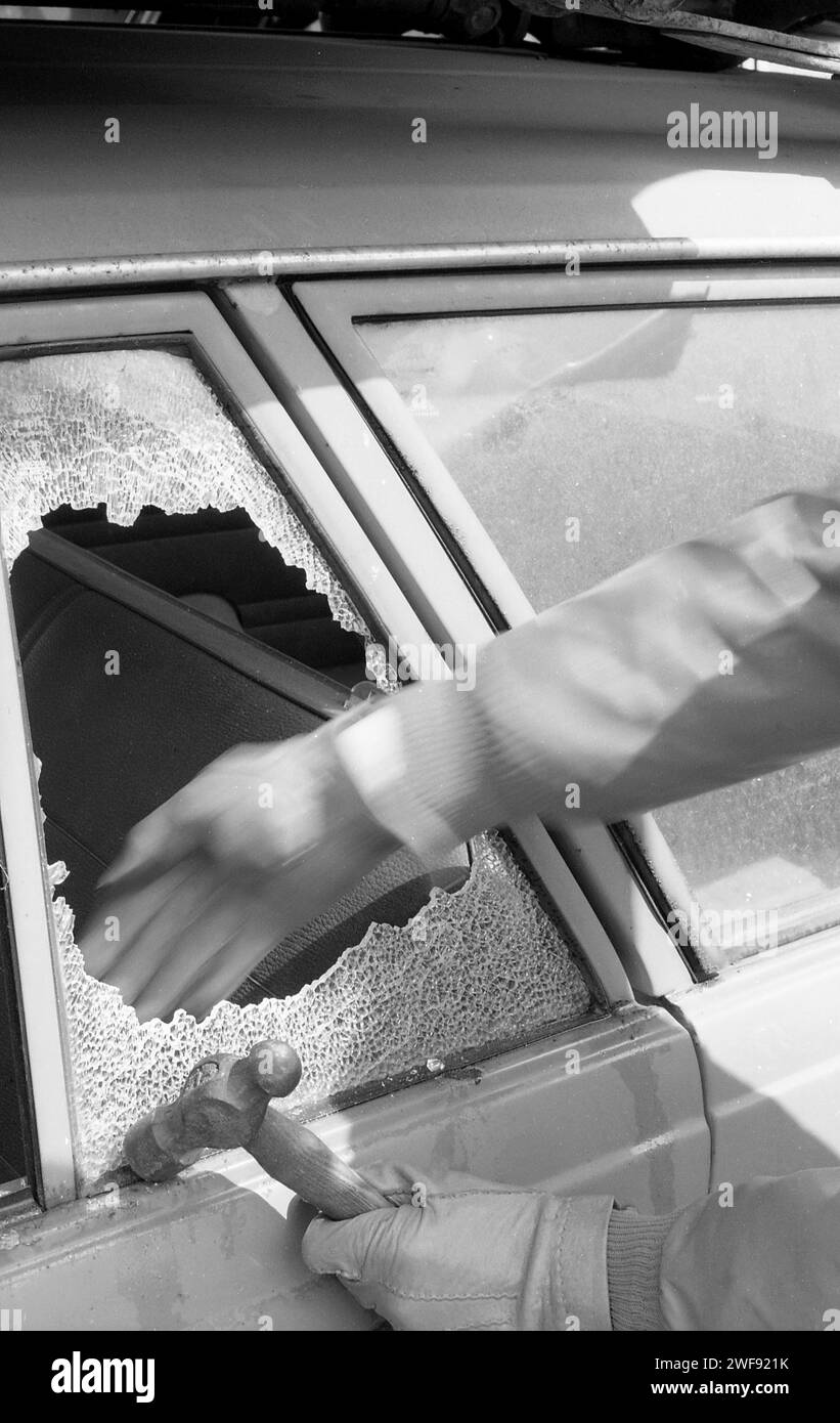 1970s, historical, car theft Stock Photo - Alamy