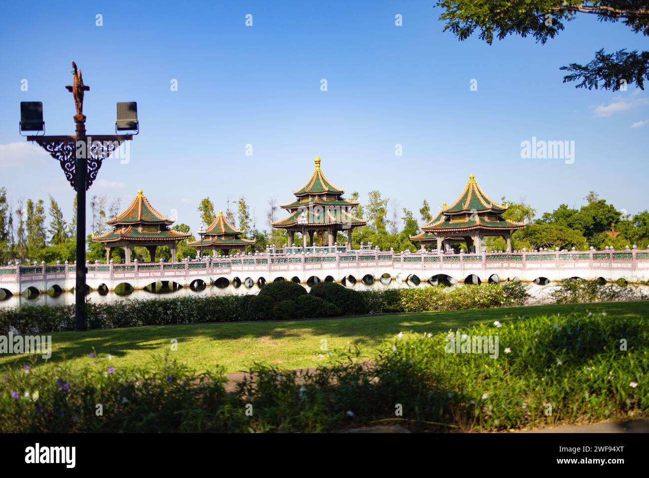 Sturdy bridge spans hi-res stock photography and images - Alamy
