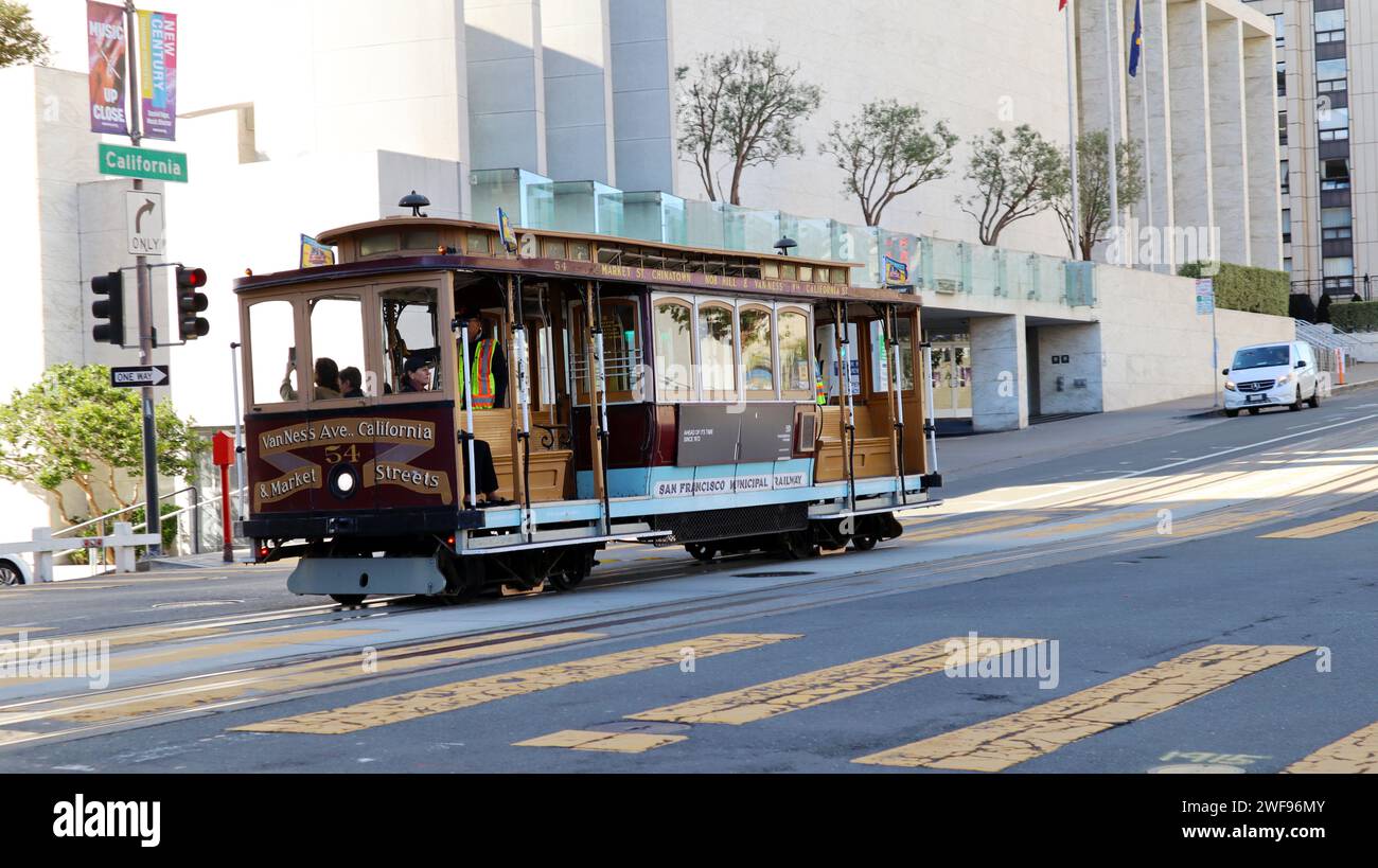San Francisco, California: SFMTA MUNI CABLE CAR Stock Photo - Alamy
