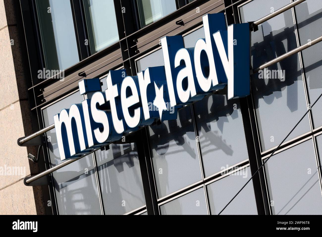 Die Shopping Mall City Galerie. Das Logo von Mister, Lady. City Galerie ...