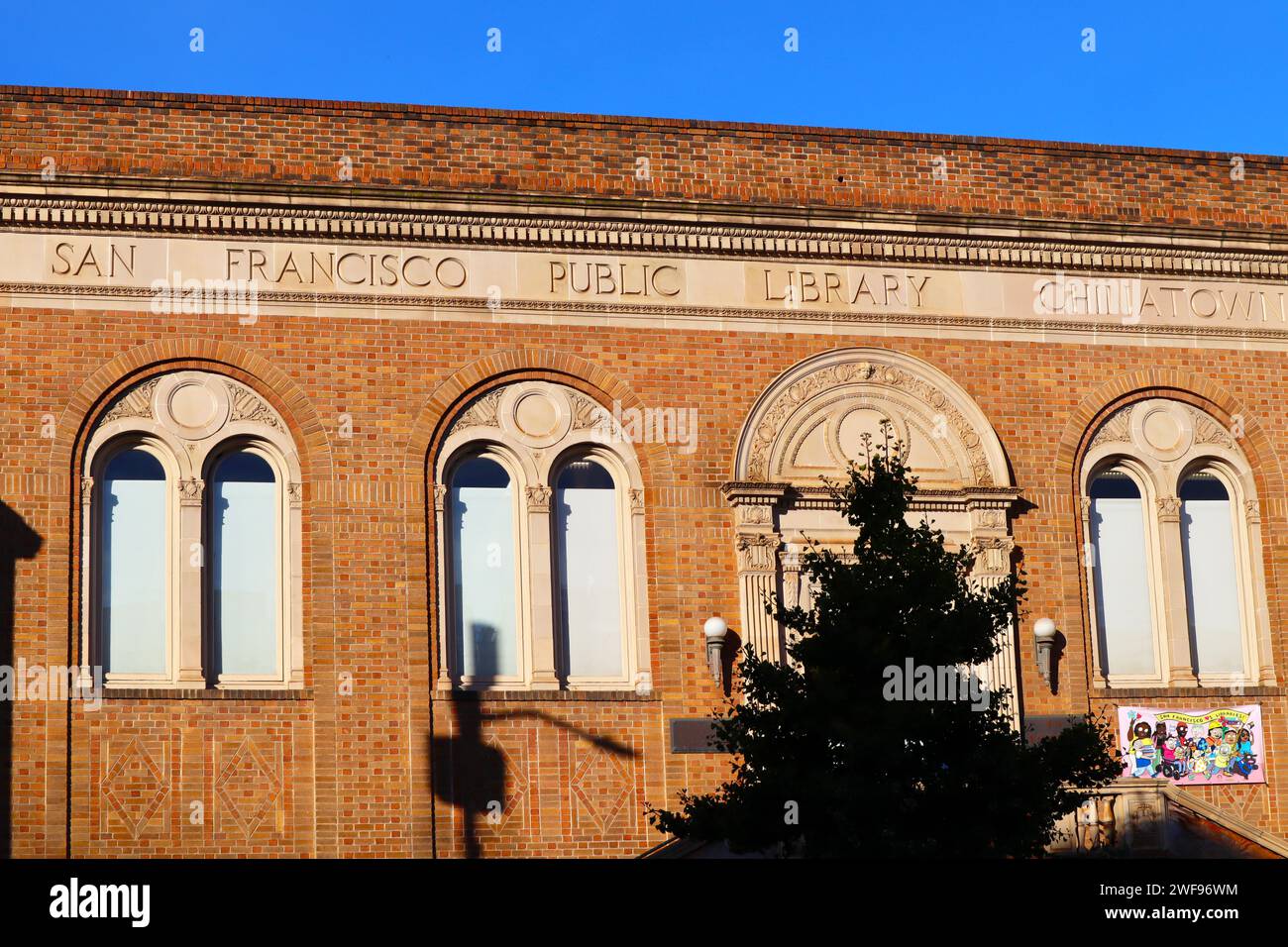 San Francisco, California: San Francisco Public Library Chinatown ...